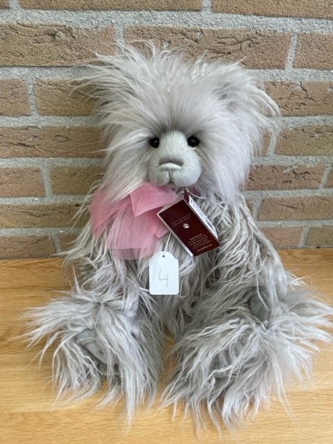 2023 Charlie Bears Chrissy | CB232318C