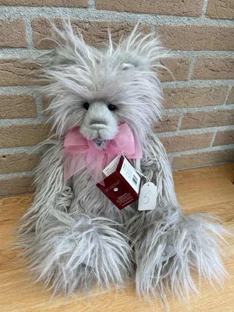 2023 Charlie Bears Chrissy | CB232318C